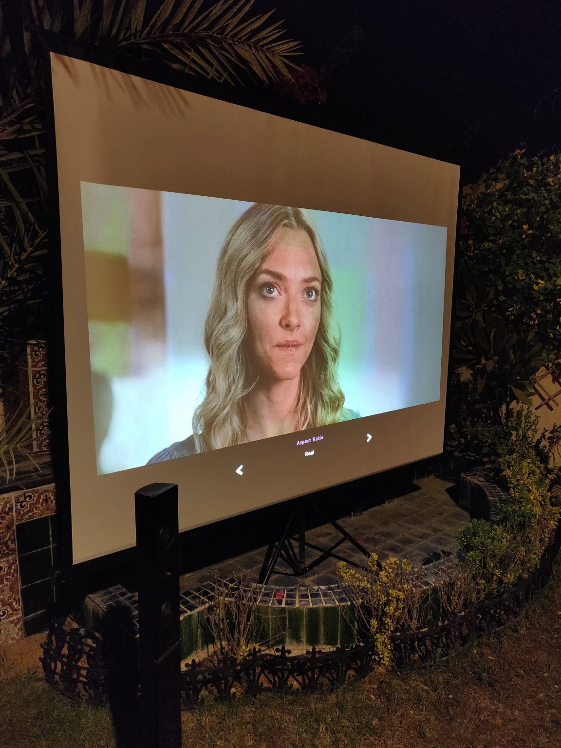 Movie Night Set Screen, projector, DVD and speakers . - Events Master